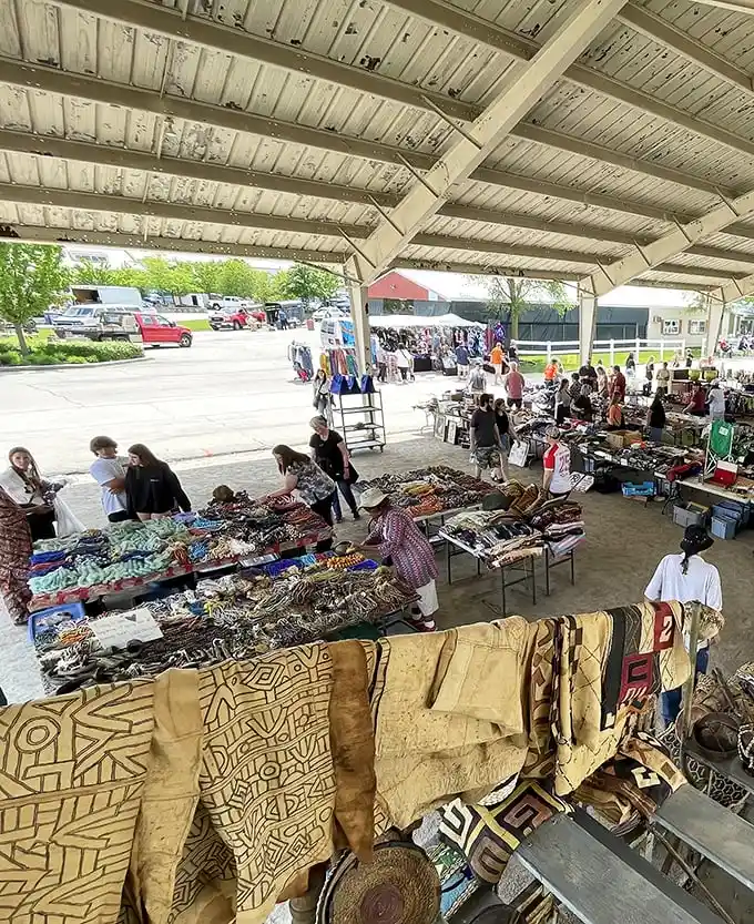 Treasure hunters paradise! Under this sprawling pavilion, bargain seekers sift through everything from vintage fabrics to forgotten heirlooms.