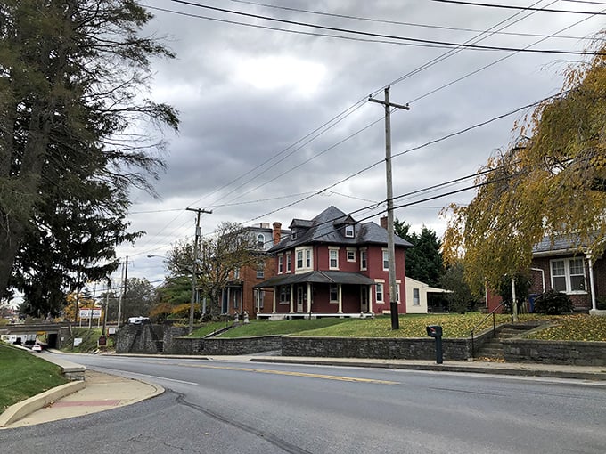 Red brick and white clapboard buildings line Bird-in-Hand's streets—like stepping into a Norman Rockwell painting with better food.