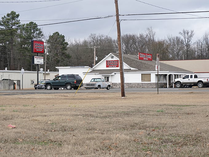 A roadside treasure hiding in plain sight – where locals know the best chicken in Jacksonville awaits.
