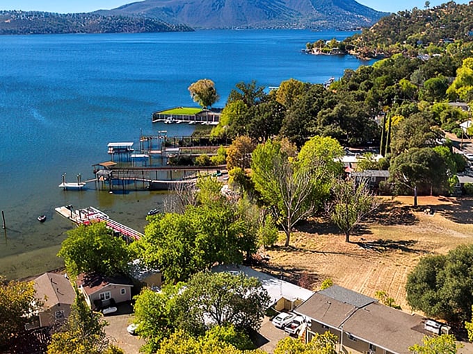 Dock-dotted shorelines where fishing dreams don't require a second mortgage! Clearlake's waters invite affordable adventures.