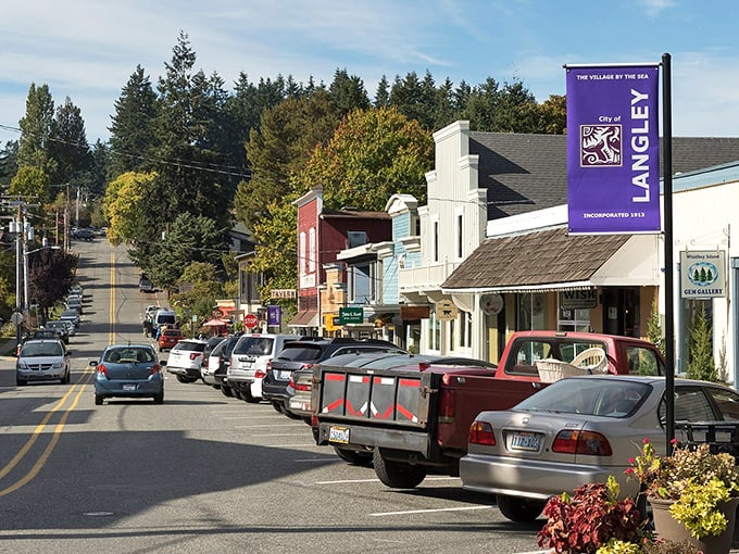 Where time moves at the perfect pace - Langley's downtown invites you to rediscover the art of strolling.