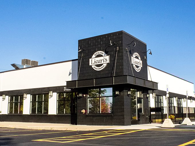 Modern on the outside, old-world Italian on the inside – Licari's corner spot promises pizza perfection.