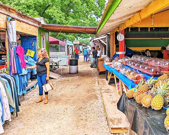 Fresh pineapples and friendly faces create the perfect recipe for a successful flea market adventure.