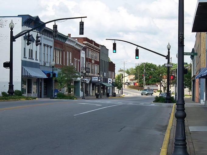 Somerset's historic storefronts whisper promises of bargain hunting adventures waiting behind every welcoming door. 