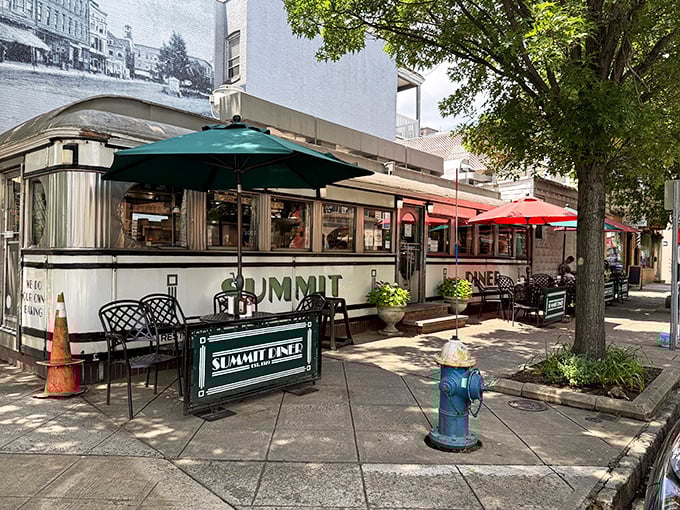 Outdoor seating at Summit Diner lets you people-watch while your coffee steams. The perfect Jersey morning doesn't get more authentic than this.