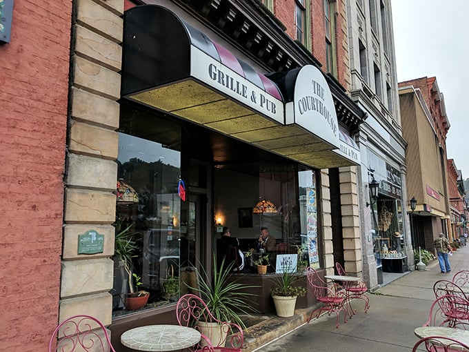 The Country Cupboard Grille & Pub isn't just serving meals—it's dishing out that small-town ambiance where everybody might know your name by dessert.