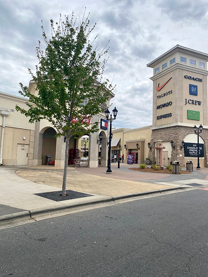 Nature meets retail therapy at this entrance plaza, where even the trees seem to be shopping for a good deal.