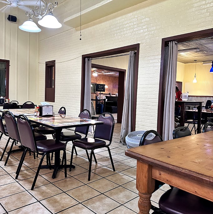 Simple, clean, and welcoming—this dining room isn't trying to impress Instagram, it's focused on impressing your taste buds. The real décor here is the aroma of breakfast cooking.