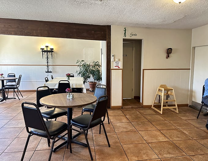 Simple tables, terra cotta floors, and zero pretension—the universal dining room of "your food matters more than our decor" philosophy.