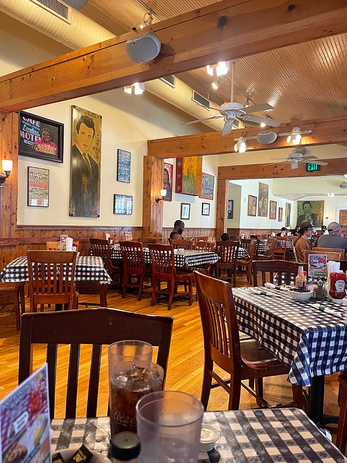 Checkered tablecloths and wood paneling create the perfect backdrop for your soon-to-be favorite meal in Tennessee.