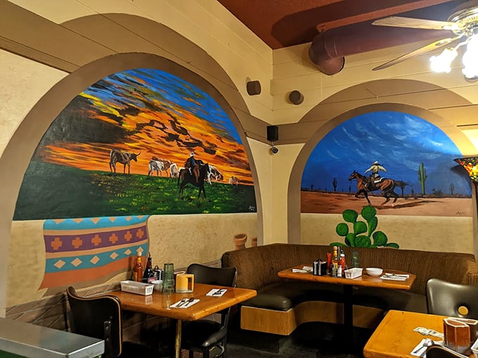 Southwestern murals transform ordinary booths into dining with cowboys and horses. Red rock ambiance without the sunburn!