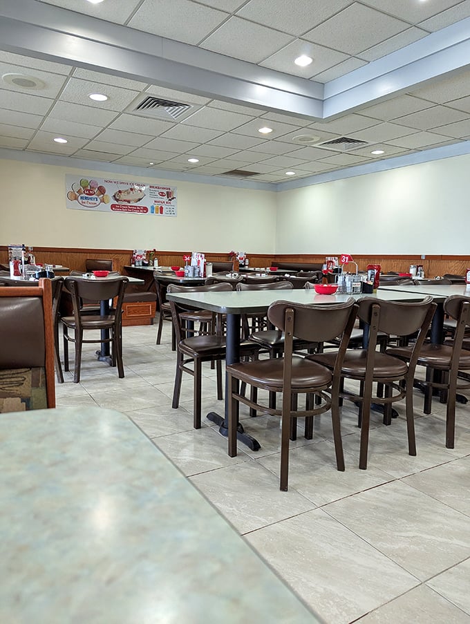 Simple, clean, and ready for action. This no-nonsense dining room promises one thing: your focus will be entirely on the food, as it should be.