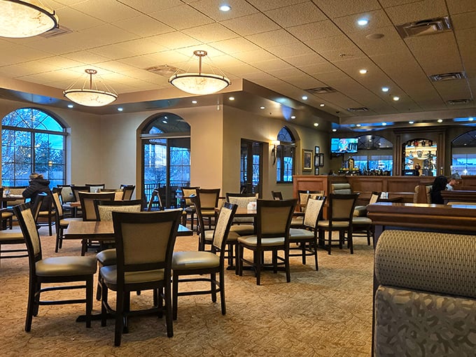 Elegant yet unpretentious – the dining room at Joe's strikes that perfect balance between "special occasion" and "Tuesday lunch escape."