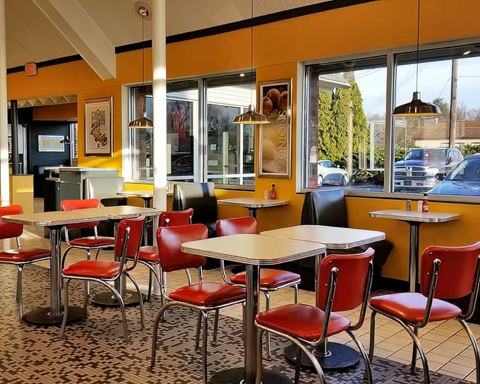 Classic Americana comes alive with sunshine-yellow walls and cherry-red vinyl chairs—a diner straight from your nostalgic food dreams.