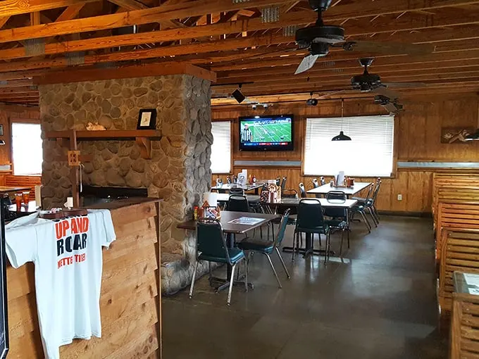 Exposed beams, stone fireplace, and zero pretension. The dining room at Jomax feels like your lucky friend's cabin – if that friend happened to smoke perfect pork.