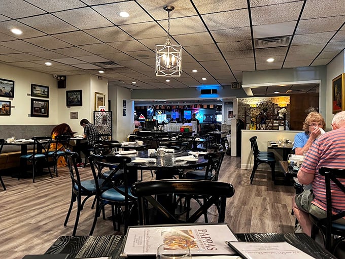 Simple elegance defines the dining room, where conversations flow as freely as the seafood. The real stars here aren't on the walls—they're on the plates.