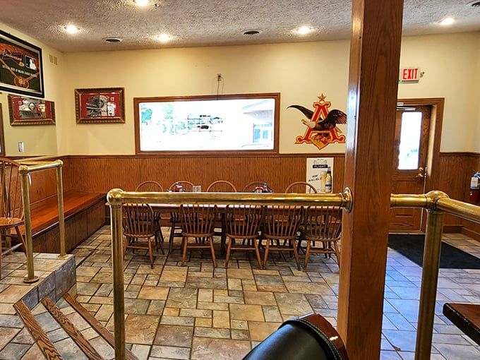 Simple wooden tables, comfortable chairs, and zero pretension – just the perfect stage for food that does all the talking.