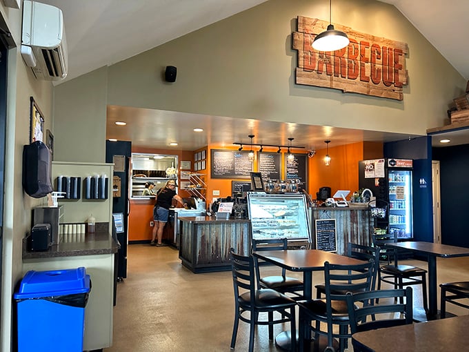 That high ceiling and open layout lets the smoke aroma circulate like a symphony of deliciousness.