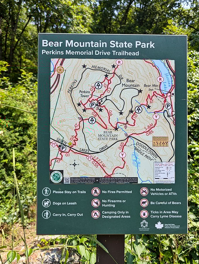 The treasure map to outdoor bliss. Notice the "Be Careful of Bears" icon—they're not kidding about truth in advertising at Bear Mountain!