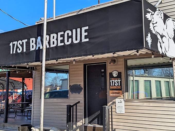 17th Street Barbecue doesn't need fancy frills – that flying pig logo tells you everything you need to know about their heavenly smoked meats.