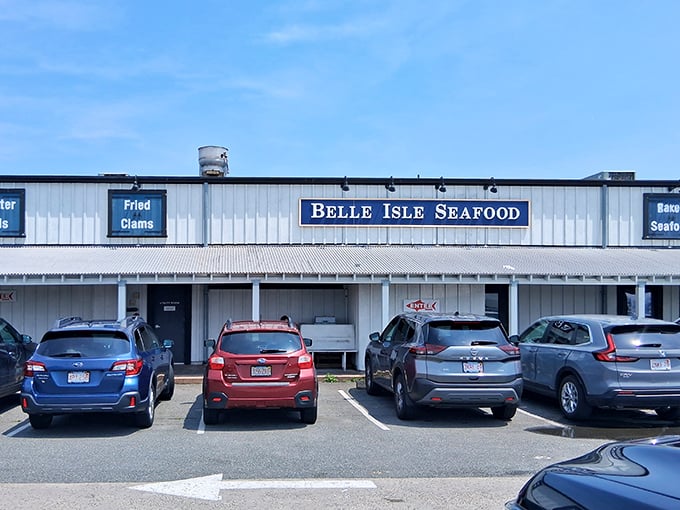 Belle Isle Seafood's no-nonsense exterior promises one thing: what's inside matters more than fancy facades. The seafood equivalent of "don't judge a book by its cover."