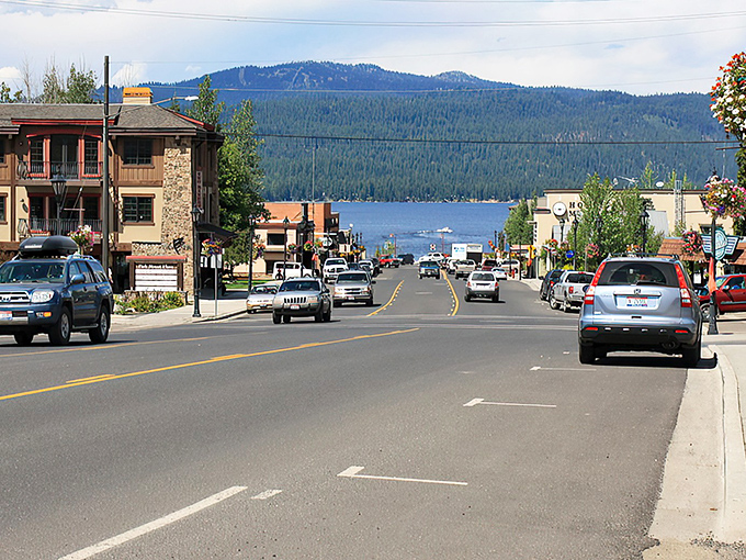 McCall's main street leads the eye straight to the shimmering waters of Payette Lake – nature's perfect end to any view.