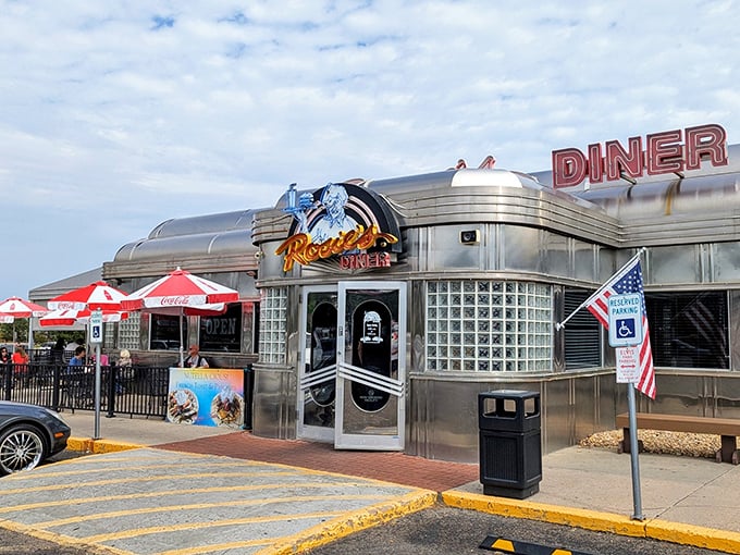 This gleaming diner car looks ready to serve up comfort food with a side of Americana.