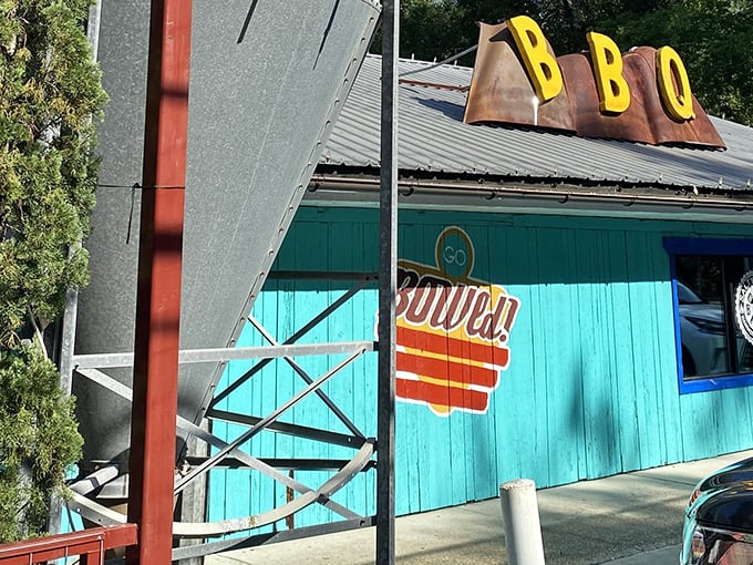 Salty Joe's turquoise building is like a barbecue oasis – that "BBQ" sign on the roof is all the GPS you need.