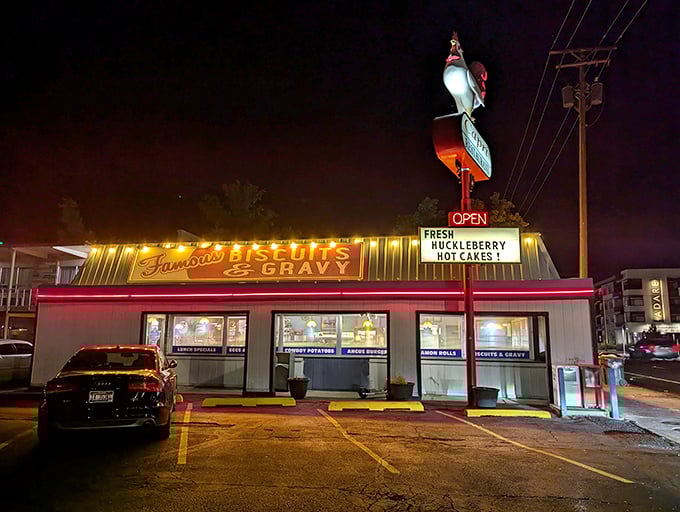 Classic neon beckoning like a lighthouse for the breakfast-hungry - some traditions never go out of style here.