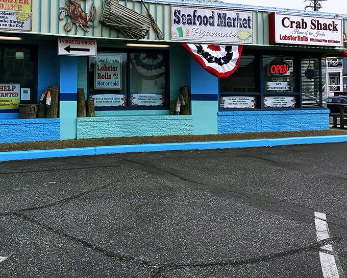 When a seafood market looks this inviting from the outside, you know the treasures inside are going to make your taste buds very happy.