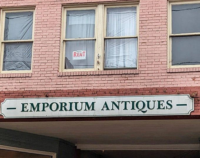 A "For Rent" sign in the window? Don't worry – it's probably just another antique waiting for the right collector to take home!