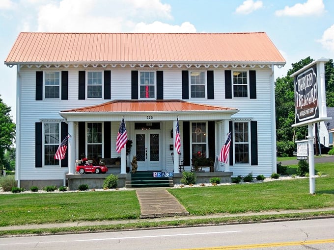 Stars, stripes, and secondhand surprises - patriotic charm meets treasure hunting at its finest.