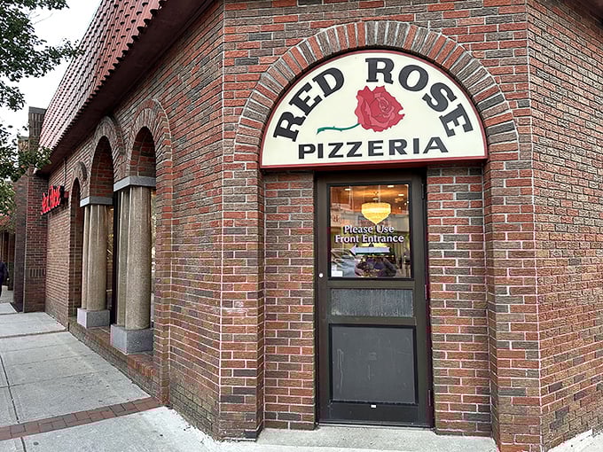 This Springfield gem sits quietly on Main Street, creating pizza magic while the world rushes by.