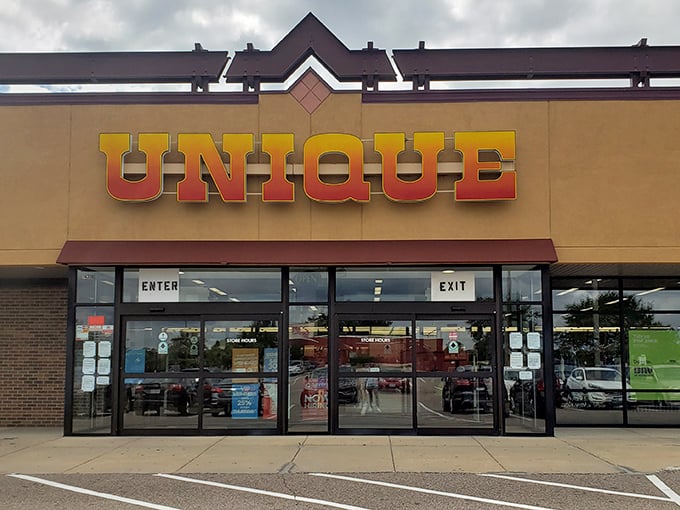 The golden Unique sign promises adventures in secondhand shopping – like an archaeological dig where everything's already cleaned!