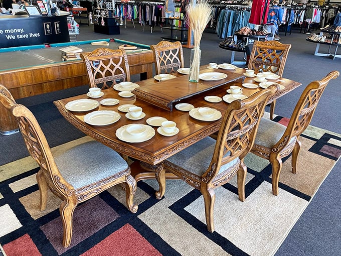 Dinner party gold! This elegant dining set isn't just waiting for a new home—it's practically begging for you to serve that lasagna recipe you've been perfecting.