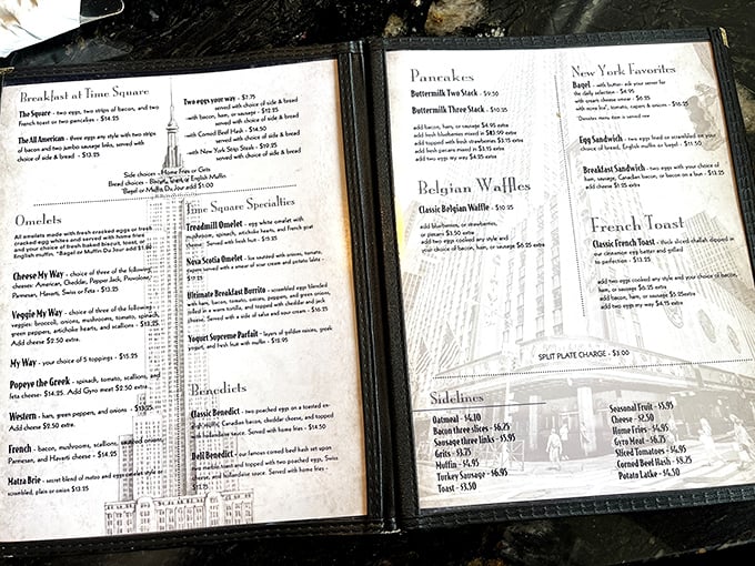 The menu reads like a love letter to both American classics and Greek specialties. Decision paralysis has never been so delicious.