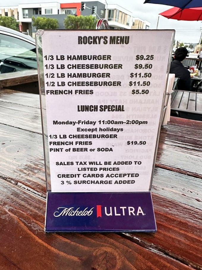 Behold the simplest menu in California – no dissertation required, just point at "cheeseburger" and prepare for happiness.