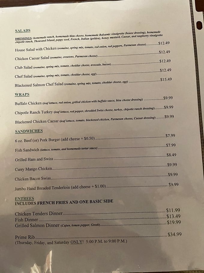 A menu that doesn't need fancy fonts or pretentious descriptions—just honest food with homemade dressings that would make your grandmother nod in approval.