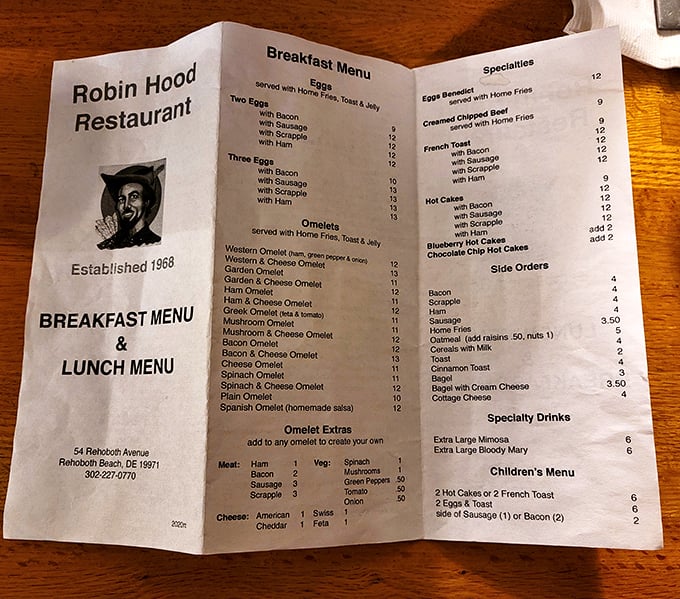 A menu untouched by food trends or inflation fantasies—breakfast classics at prices that won't ruin your beach vacation budget.
