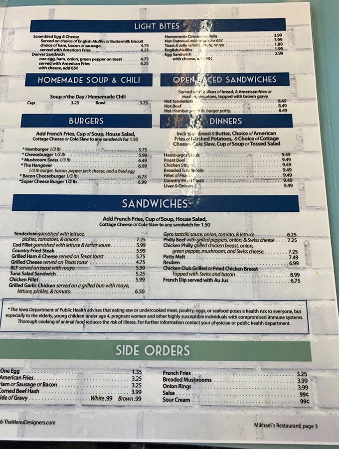 A menu that reads like comfort food poetry – no fusion confusion, just straightforward American classics that grandmother would recognize and approve.