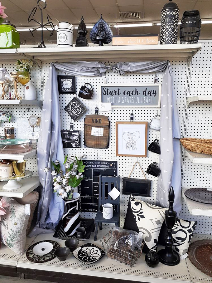 "Start each day with a grateful heart" indeed—especially when you find perfectly curated home décor vignettes at thrift store prices.