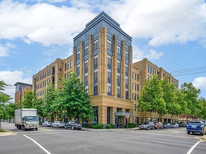 Alexandria's neighborhoods offer big-city perks without the heart-stopping price tags that usually follow.