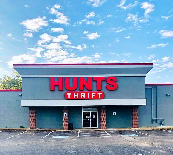 Hunt's Thrift announces itself with no-nonsense red letters. Like a bullseye for bargain hunters with good taste.
