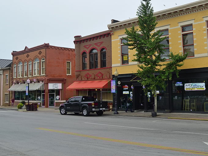 Somerset's main drag rolls out the red carpet for budget-conscious retirees everywhere.