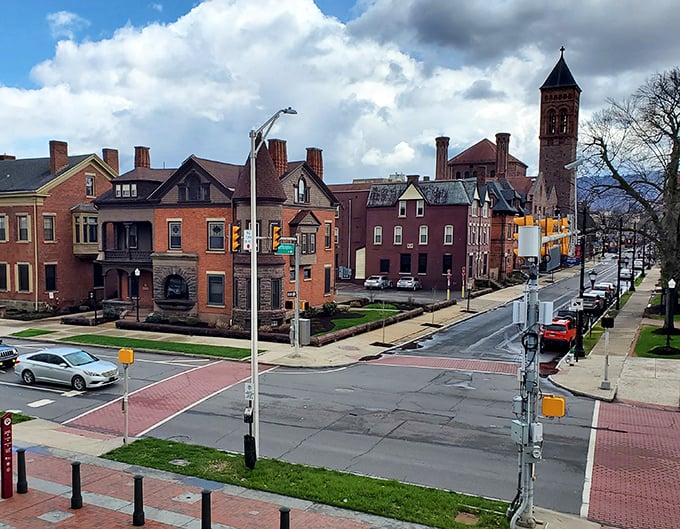 Wilkes-Barre's downtown boasts that gorgeous brick architecture with a roof that would make any Italian cathedral jealous—Pennsylvania style!