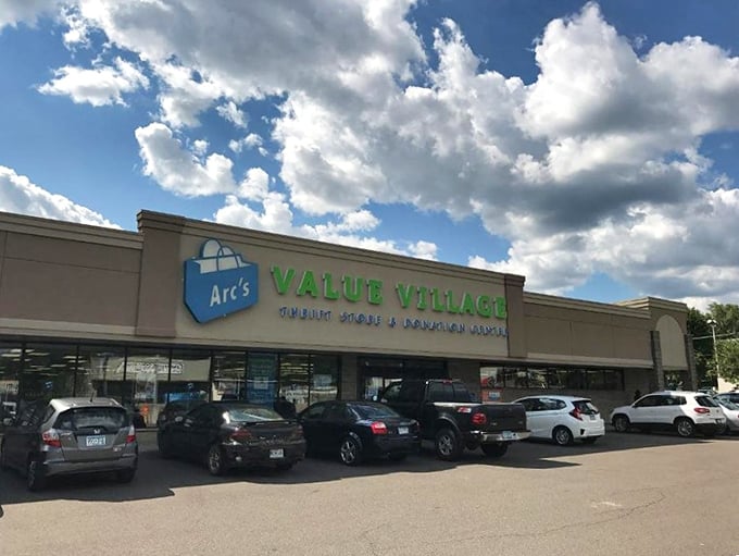 Thrift paradise under puffy clouds – where your spending power multiplies like Minnesota mosquitoes in July!