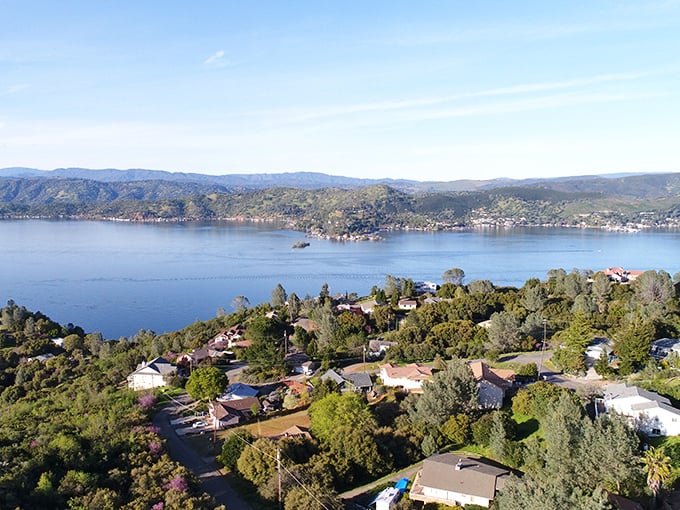 Homes nestle into Clearlake's verdant slopes like audience members with front-row seats to nature's most spectacular blue stage.