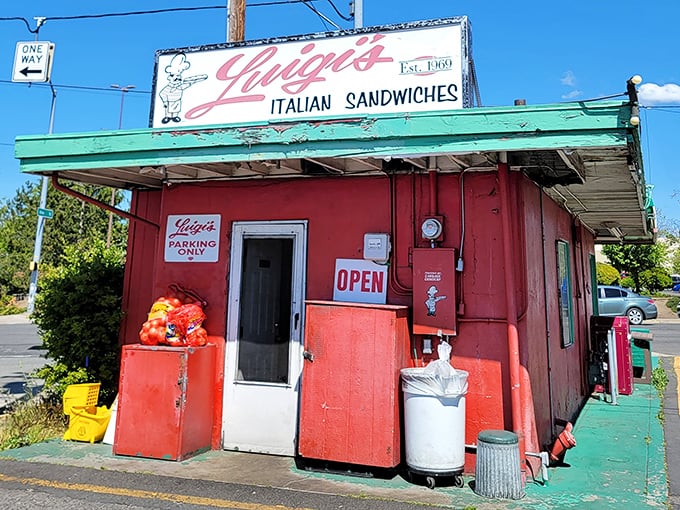 That classic Italian red-white-green combo says "authentic" louder than any fancy marketing ever could.