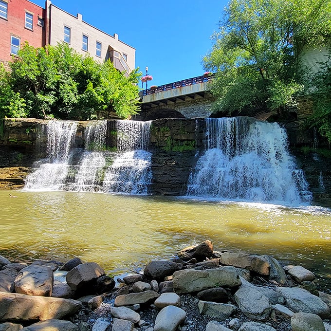 Nature's star attraction doesn't disappoint—the falls cascade dramatically through downtown, proving that some of the best shows don't require tickets or reservations.