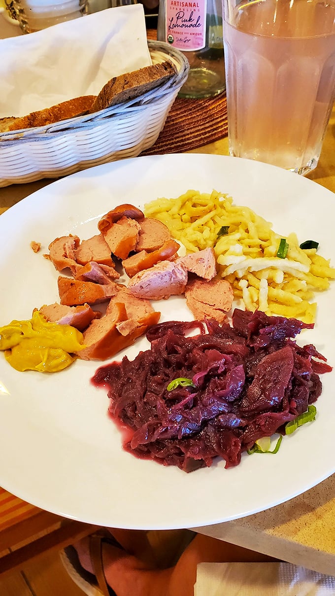 This plate looks like what would happen if Germany and Florida had a delicious baby – pure comfort.